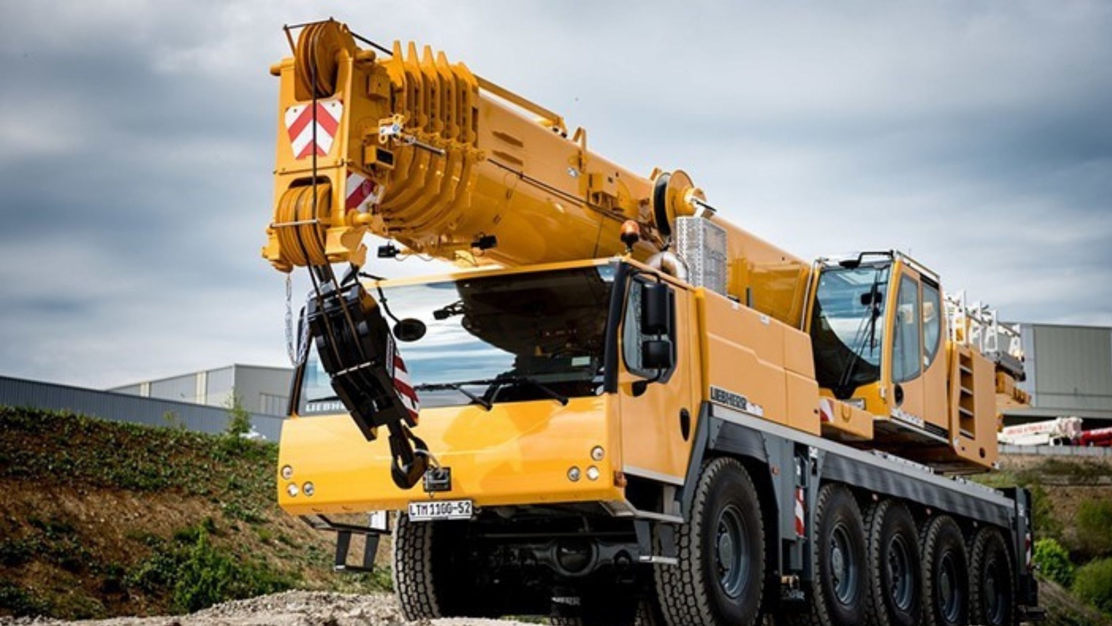 Why Is It Best to Choose Crane Rental Services Instead of Purchasing ...